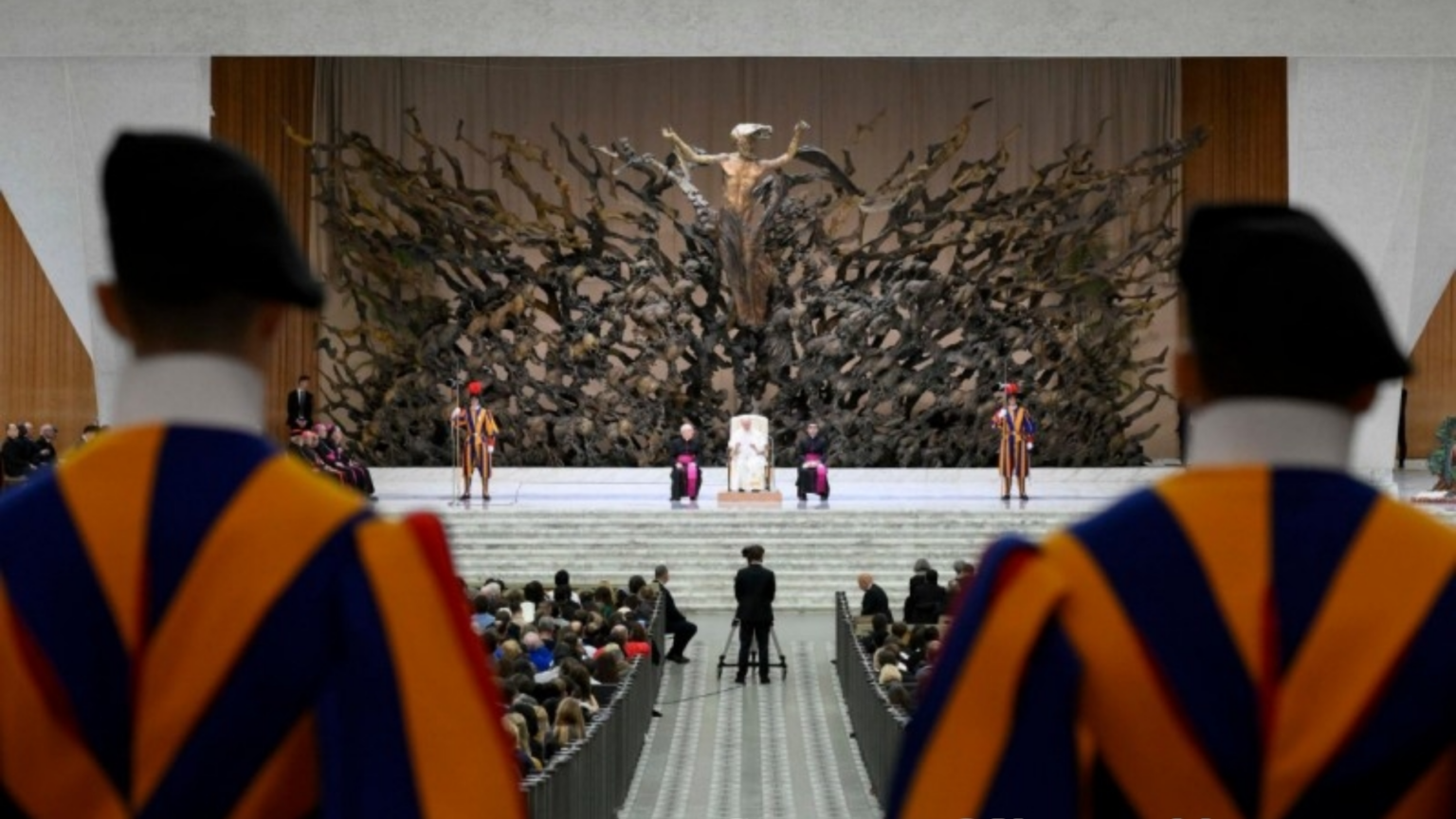 Pope Leo XIV Sings Along to Michael Bublé - Rome Reports